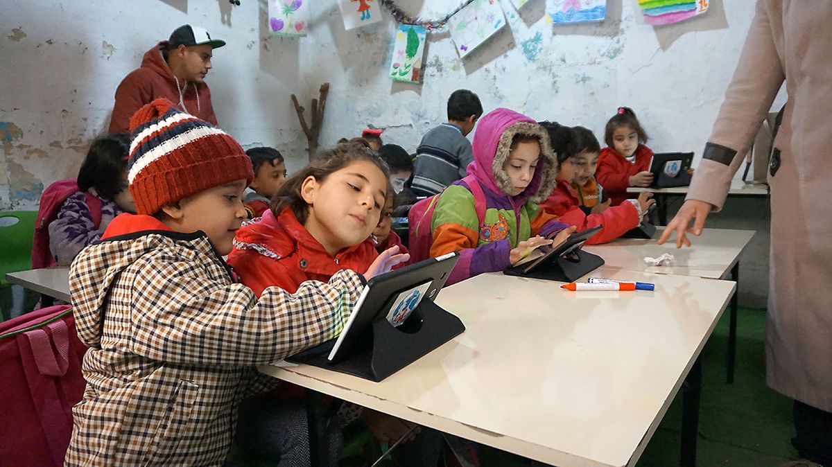 Access to the Internet is essential to refugees